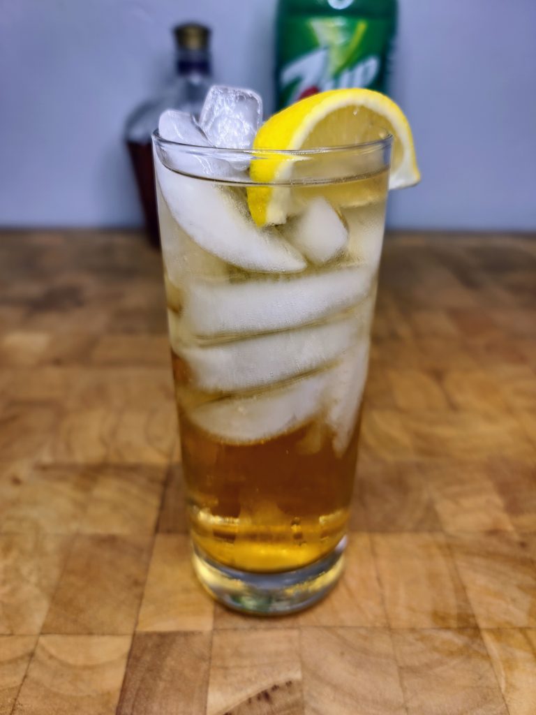 Whiskey & 7up: the 7 & 7 | Occasional Cocktails