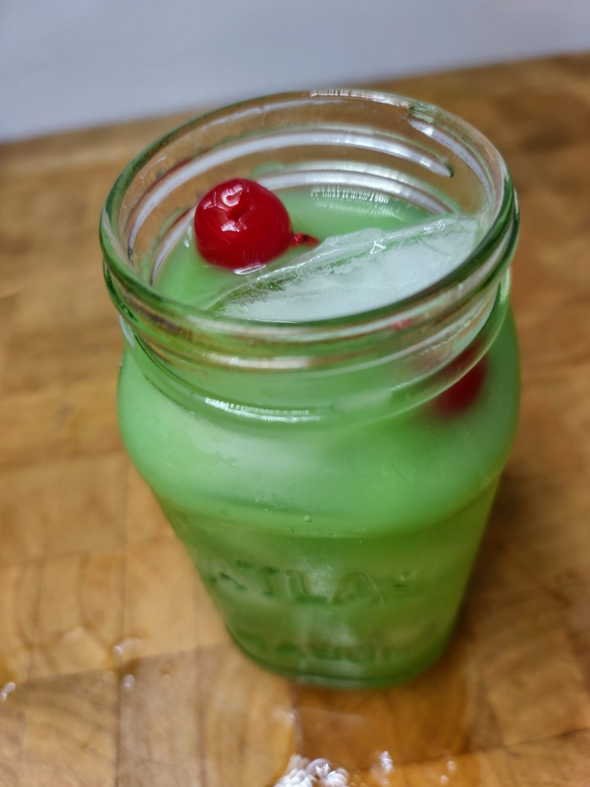 Irish Wake Drink: a green cocktail | Occasional Cocktails