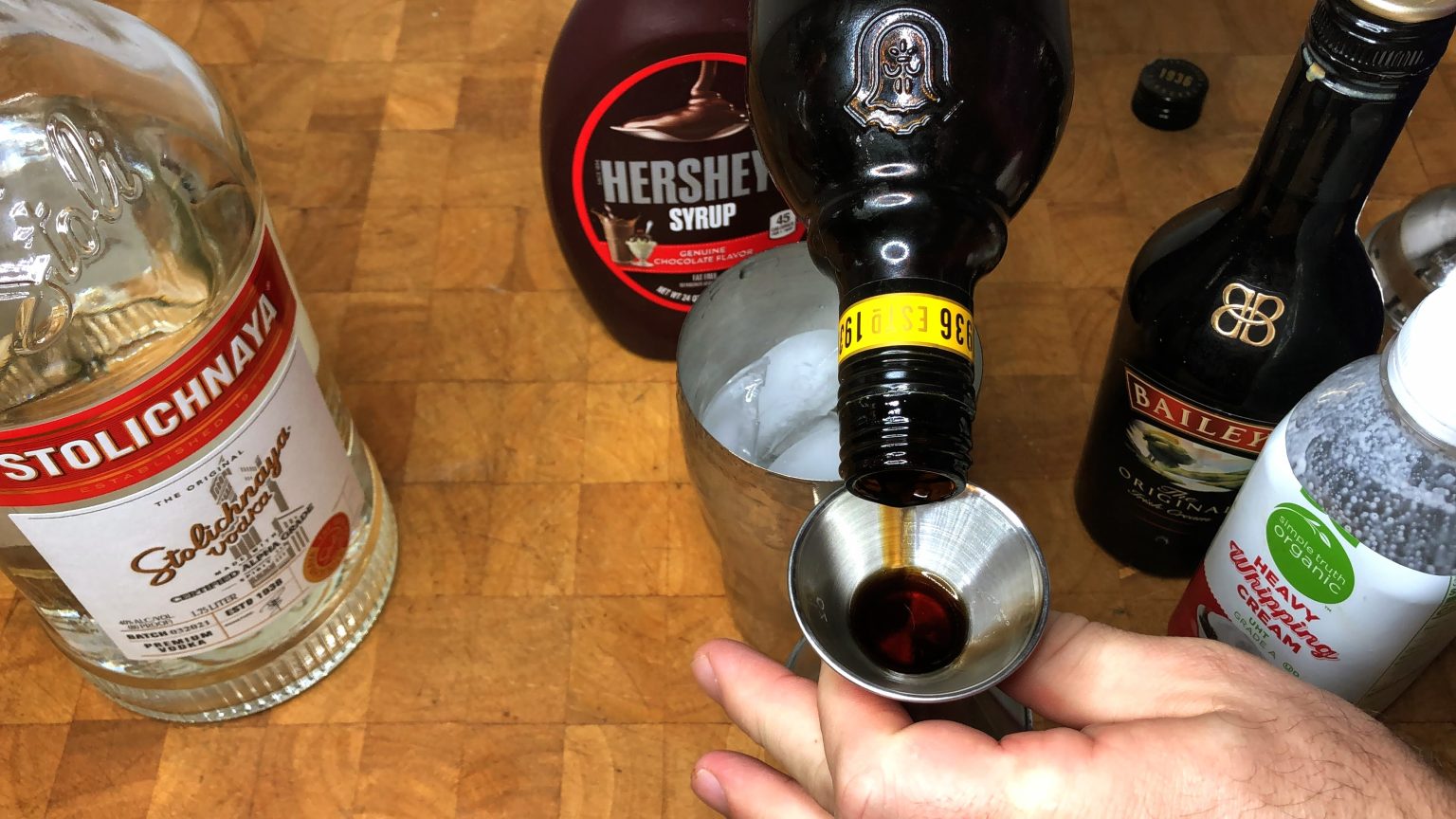 Mudslide Cocktail Recipe | Occasional Cocktails