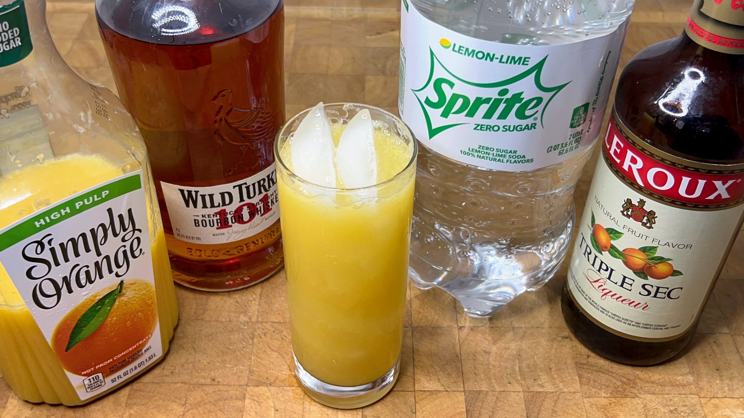 Whiskey Crush: a fizzy orange cocktail | Occasional Cocktails