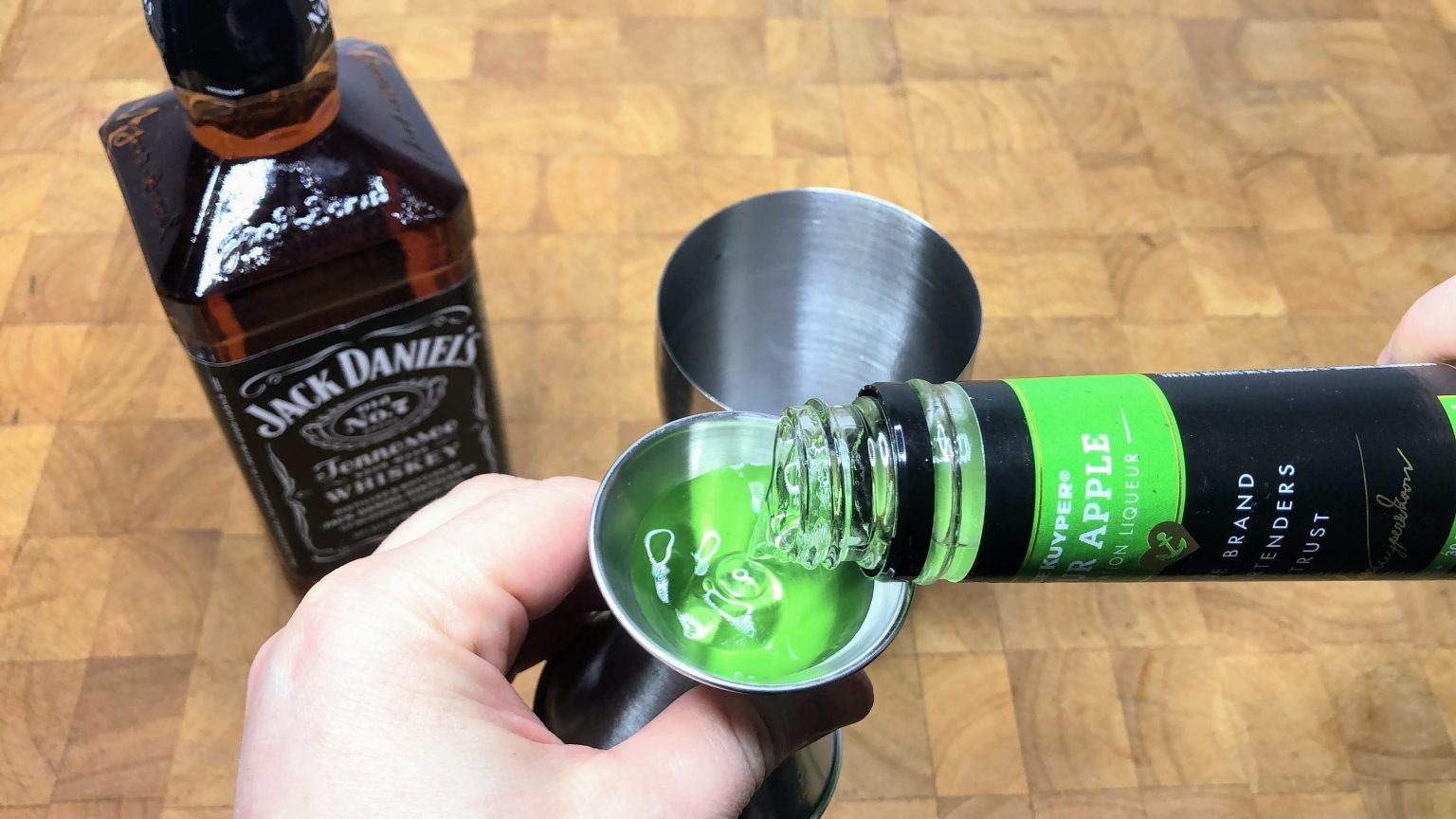 Apple Jack Shot: sweet and sour apple | Occasional Cocktails