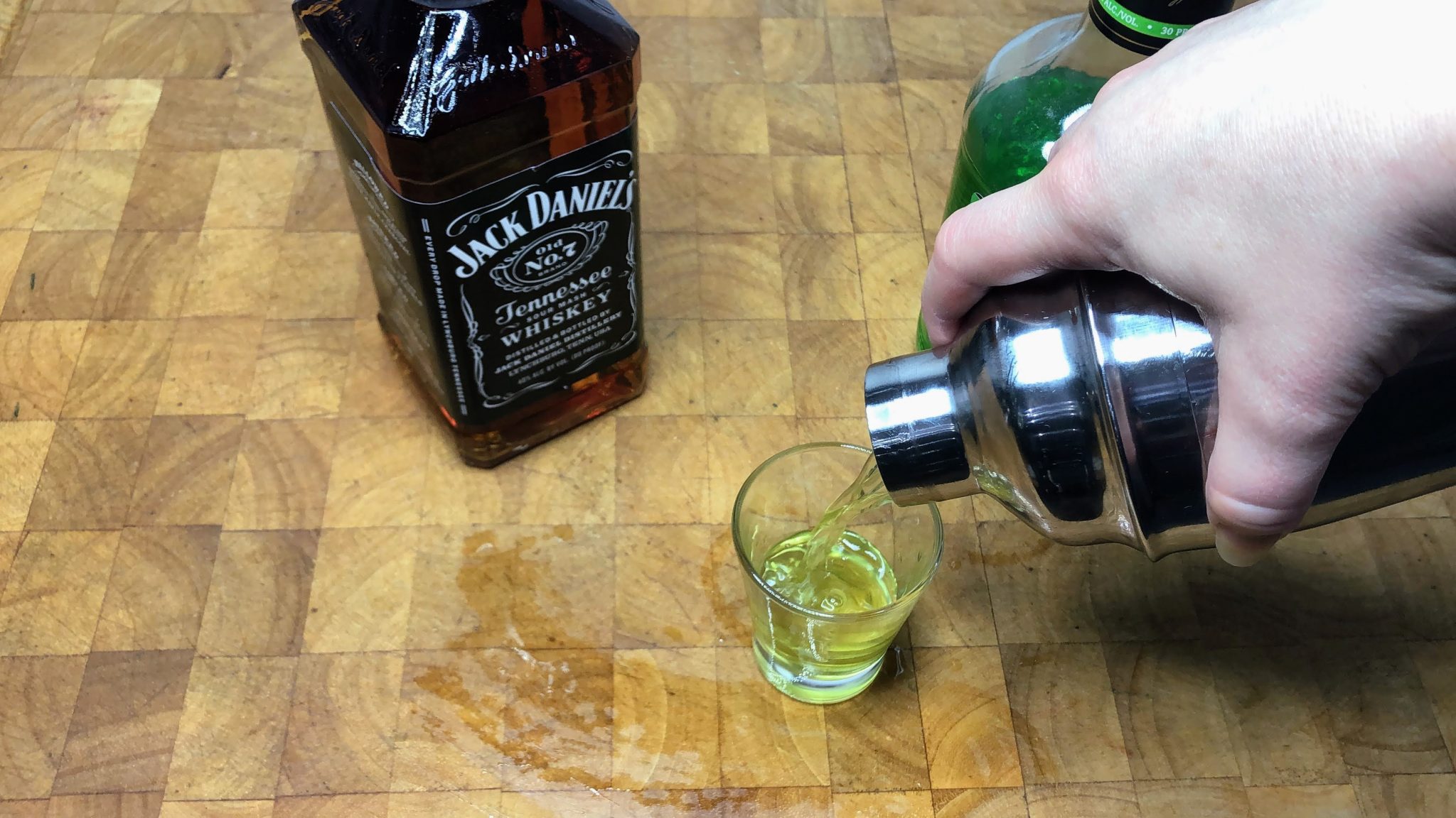 Apple Jack Shot: sweet and sour apple | Occasional Cocktails