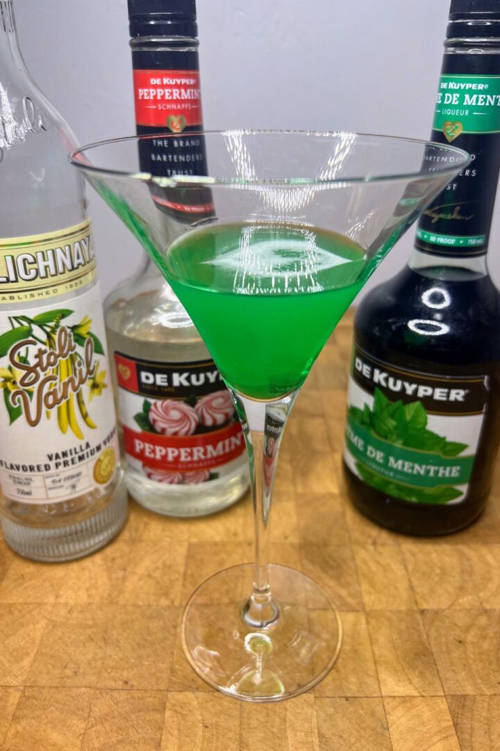 5+ Minty and Sweet Peppermint Schnapps Drinks You’ll Love | Occasional ...